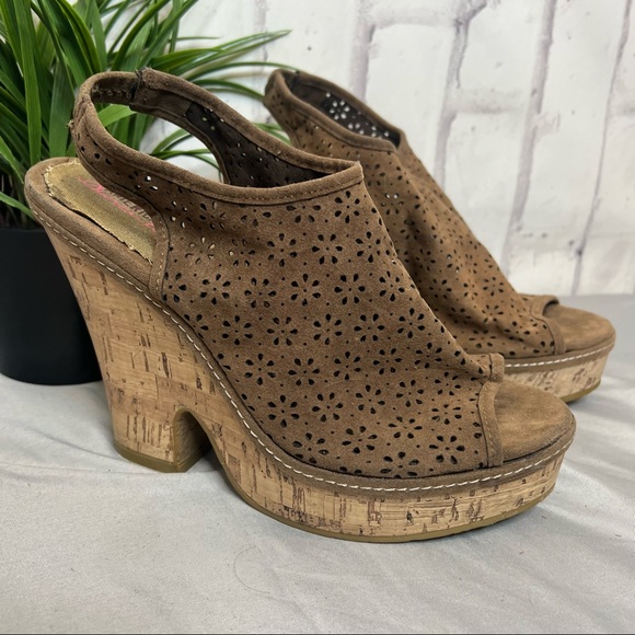 American Rag | Shoes | American Rag Cork Heel Tanbrown Suede Eyelet ...